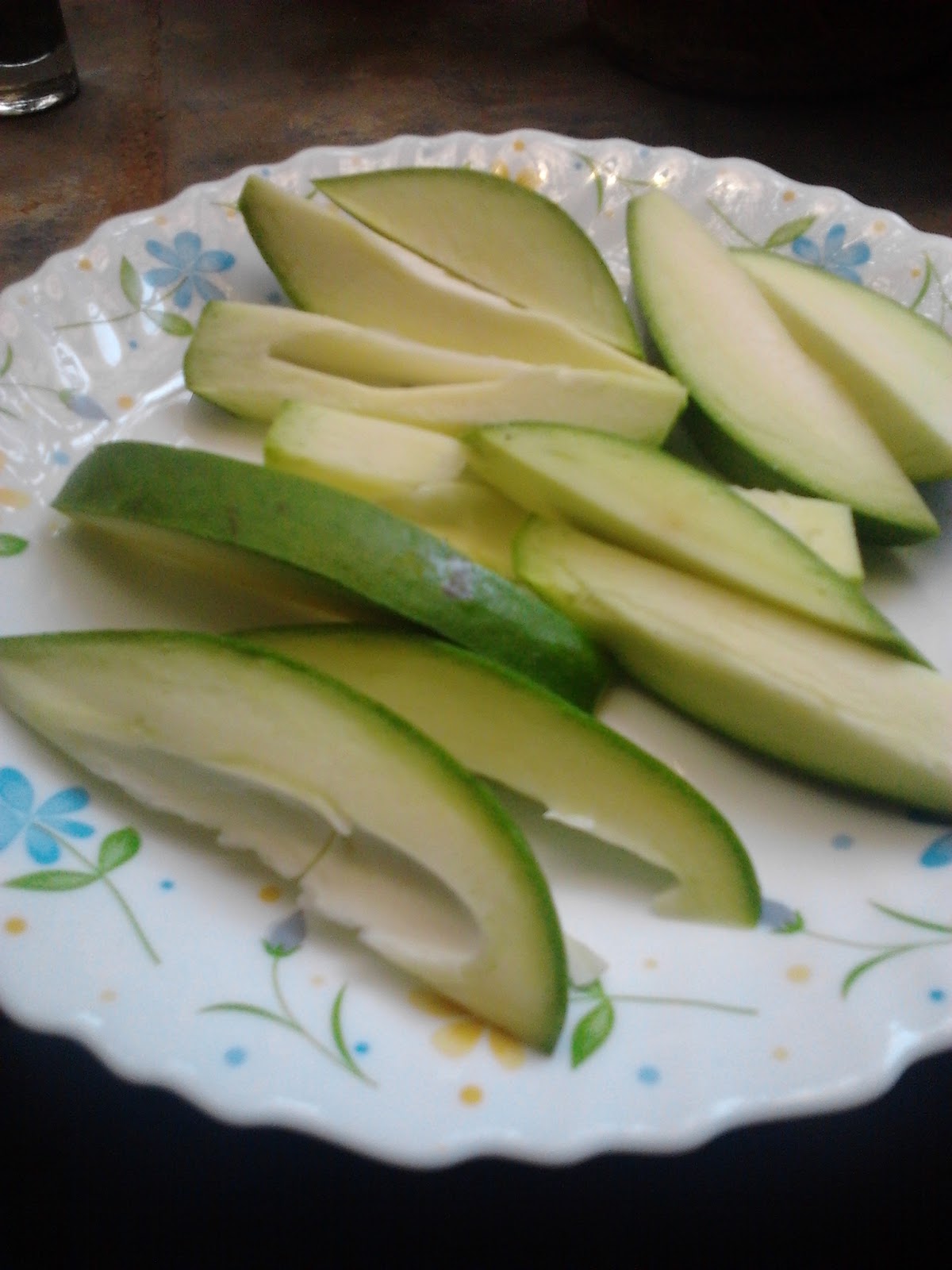 euphoRHEA: Kaancha Aamer Chatney - A Bengali summer recipe