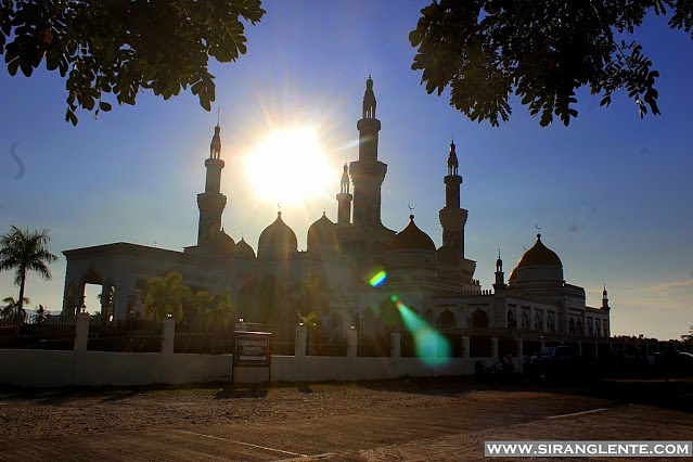 SIRANG LENTE | TRAVEL & HIKE: Most Gorgeous Mosques in the Philippines