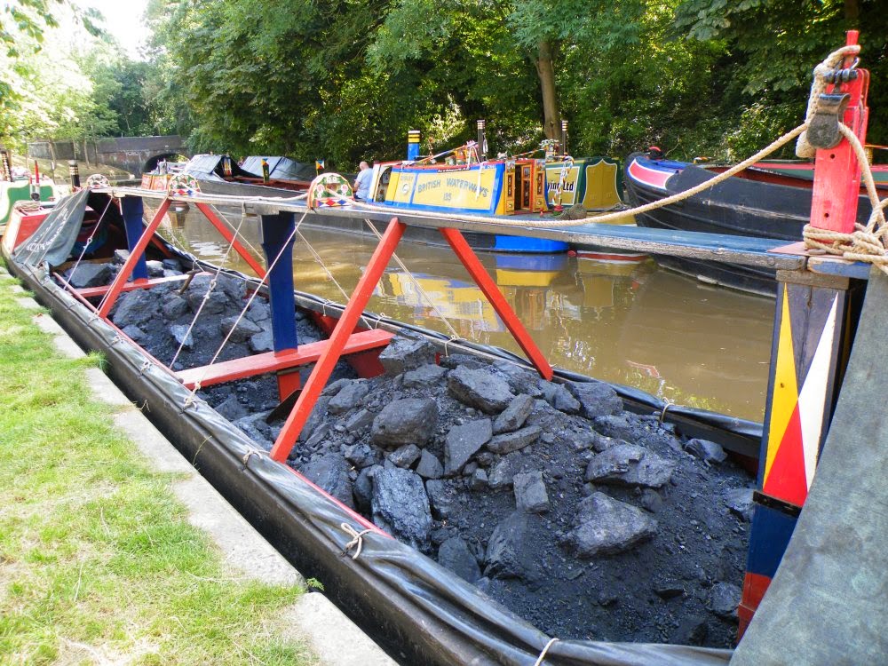 Travelling the Canals of England: Historic Boats and Secret Bunkers
