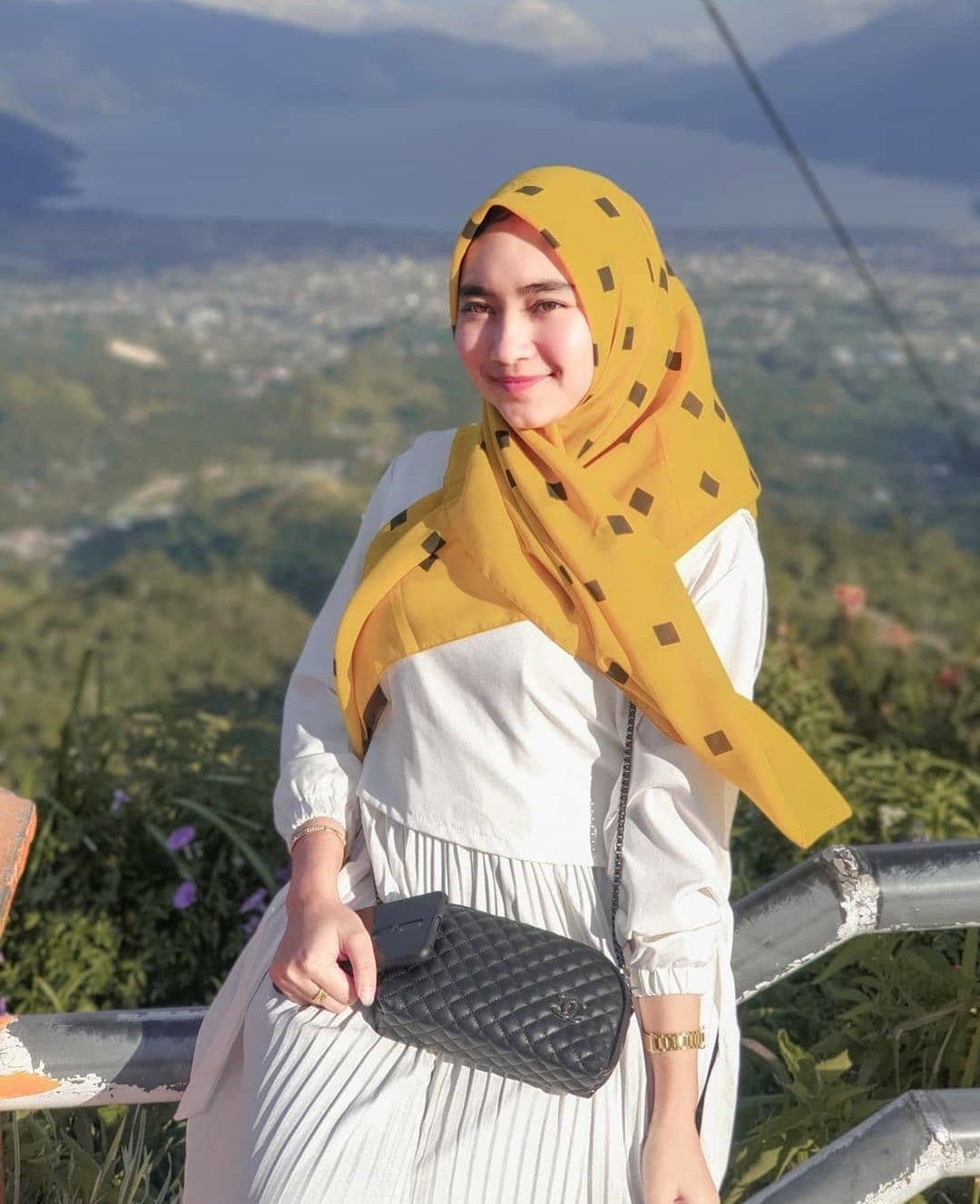 Kumpulan foto + video ukhti nonjol susu sapi perah - UKHTI GEMES