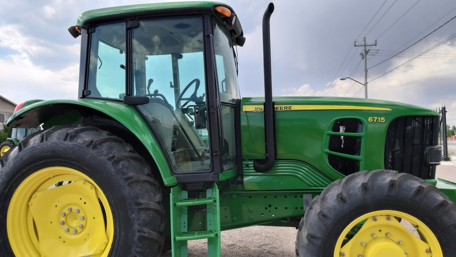 MAQUINARIA AGRICOLA INDUSTRIAL: Tractor John Deere 6715