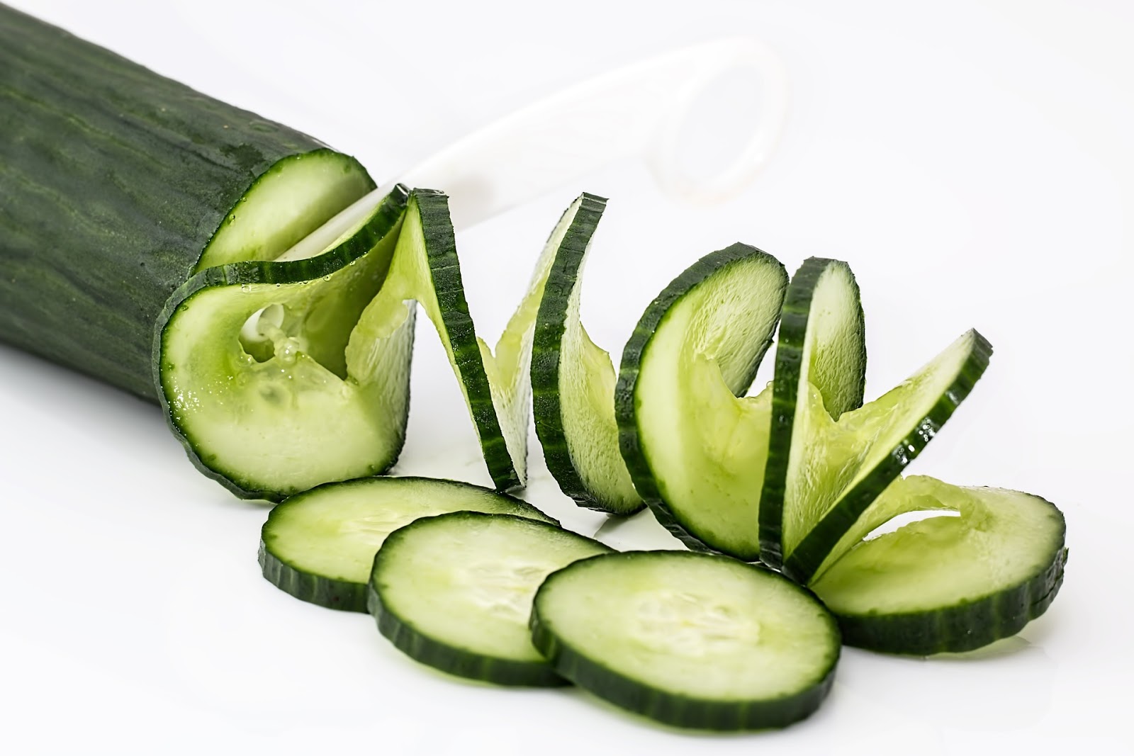 Health & Skin Benefits of Eating Cucumber