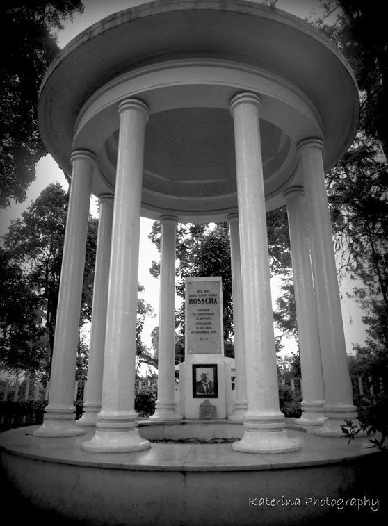 Makam Karel Albert Rudolf Bosscha - TᖇᗩᐯEᒪEᖇIEᑎ