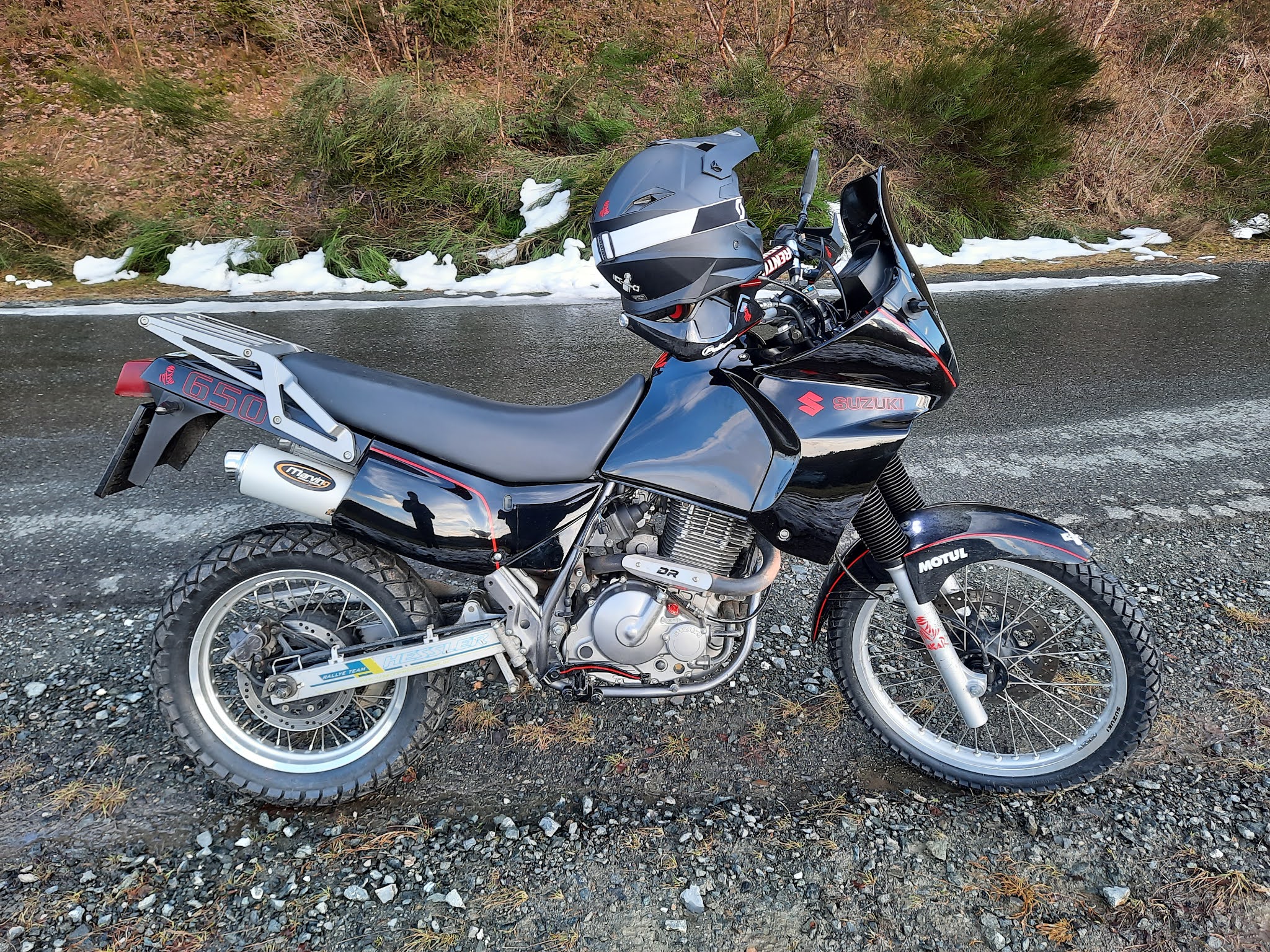 Der SUZUKI DR RALLYE & DR CUSTOM BIKE BLOG: The Kylo Ren Fighter! DR ...