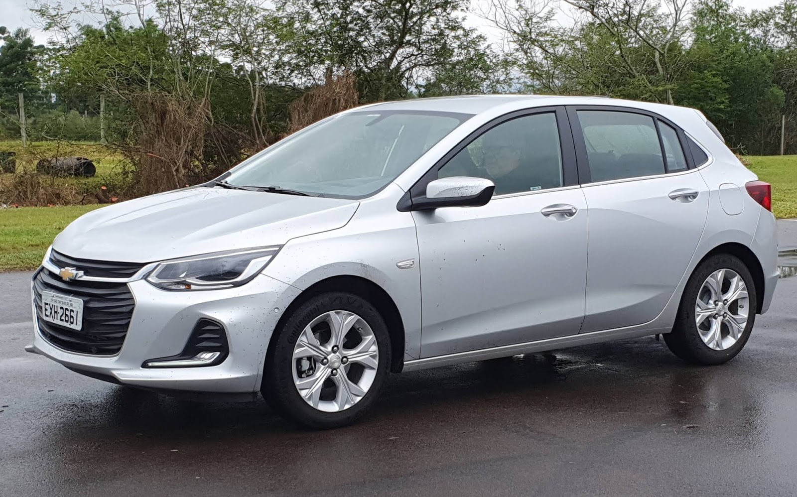 Chevrolet Onix Hatch 2020 chega com mais esportividade