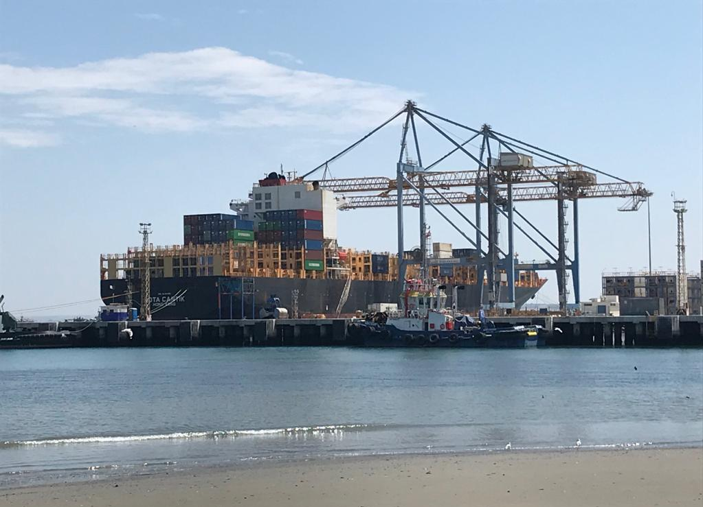 DESARROLLO PERUANO: Otro Gran Buque en Paita