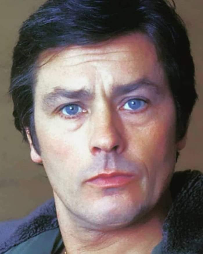 ALAIN DELON: ROSTRO FASCINANTE. LE VISAGE FASCINANT.