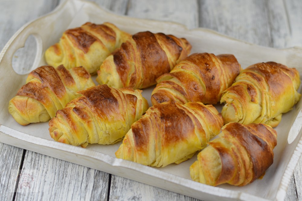 Cornuri cu unt - CAIETUL CU RETETE