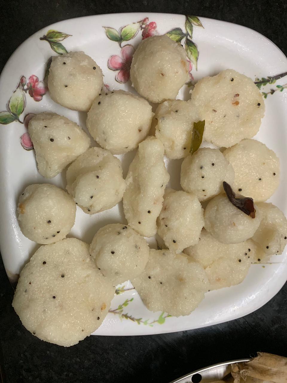 PRAVENI'S SAIVA KITCHEN: Rice Kara Kozhukattai