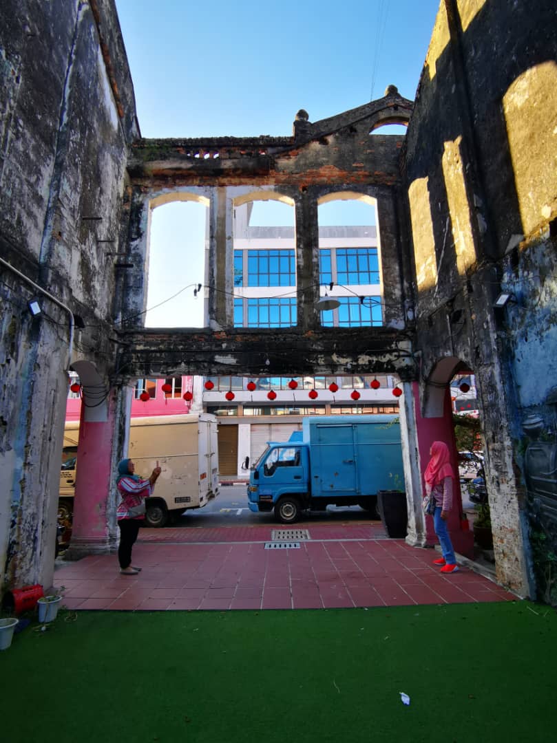 Jalan-Jalan di Muar Mural Street (Muar Cultural Walk)