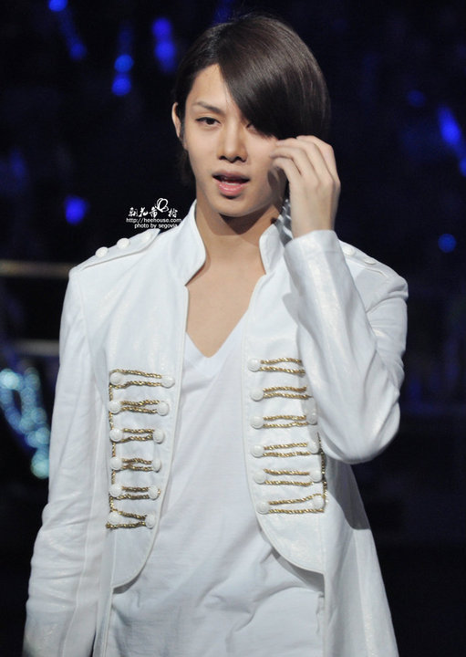 LIVE IS BEAUTIFUL: KIM HEECHUL