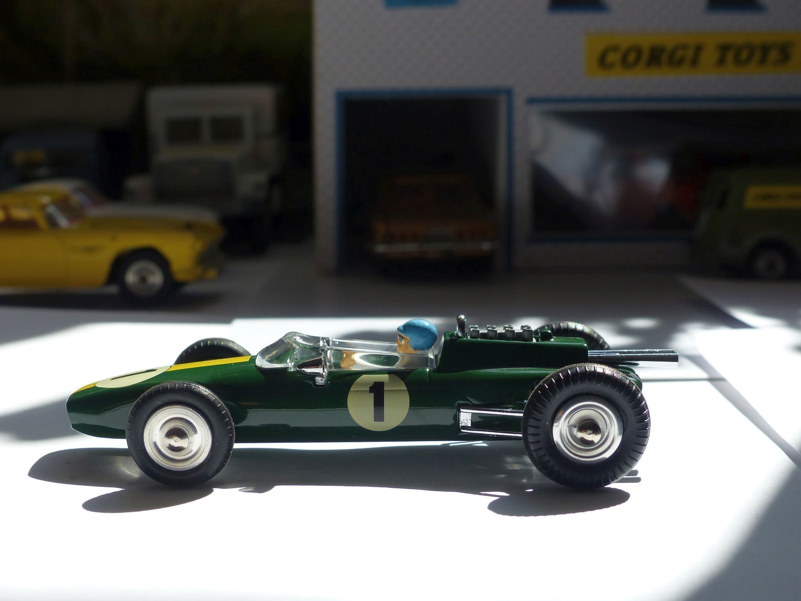 I LOVE CORGI TOYS: The Corgi Model Club: Lotus-Climax F1 Racing Car
