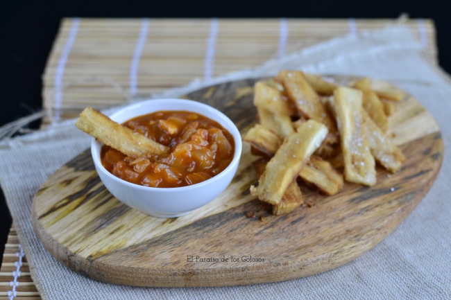 Paraiso: POLLO CON SALSA MARINARA Y YUCA FRITA