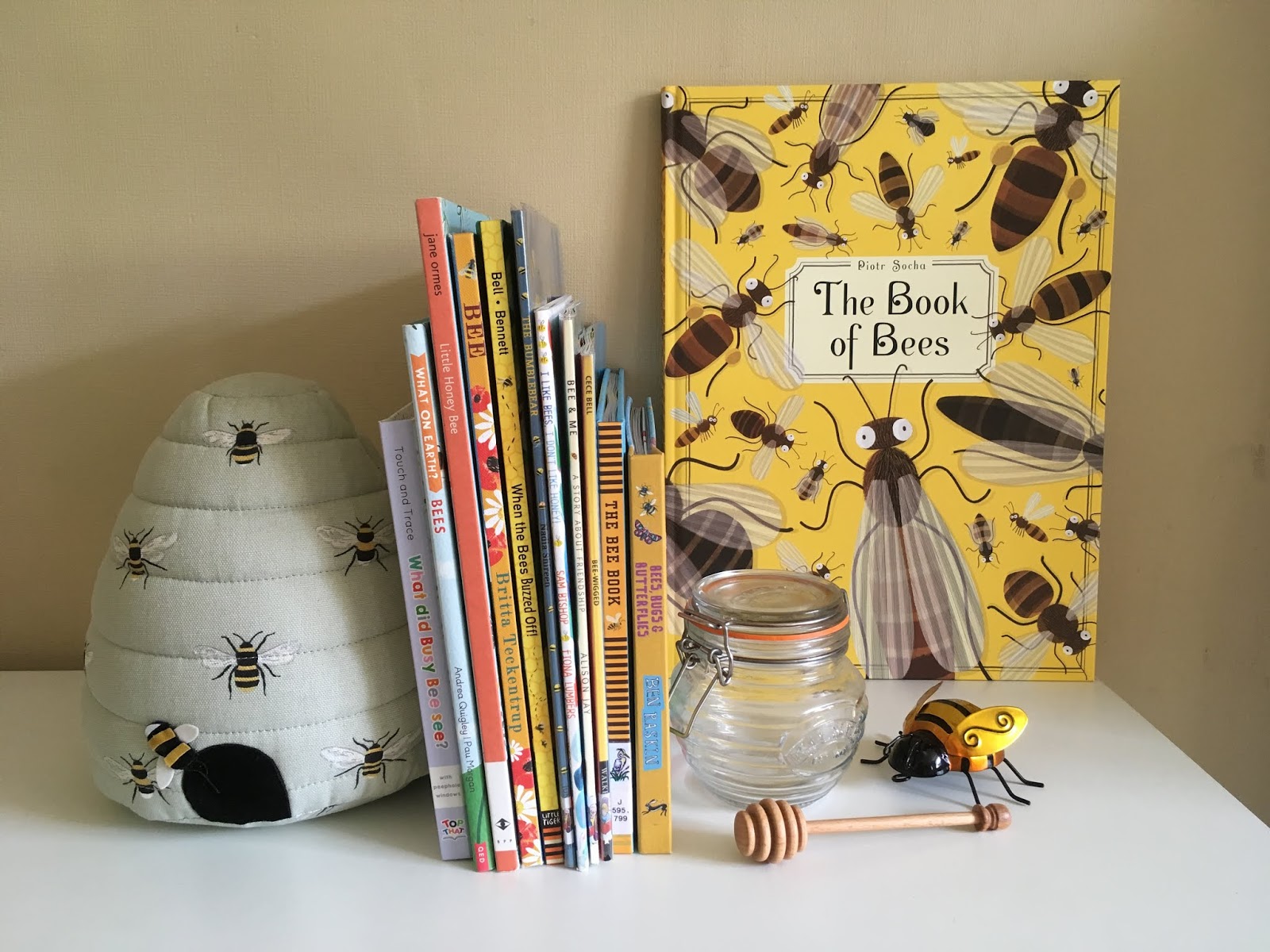 The Ultimate List of Books About Bees - BookBairn