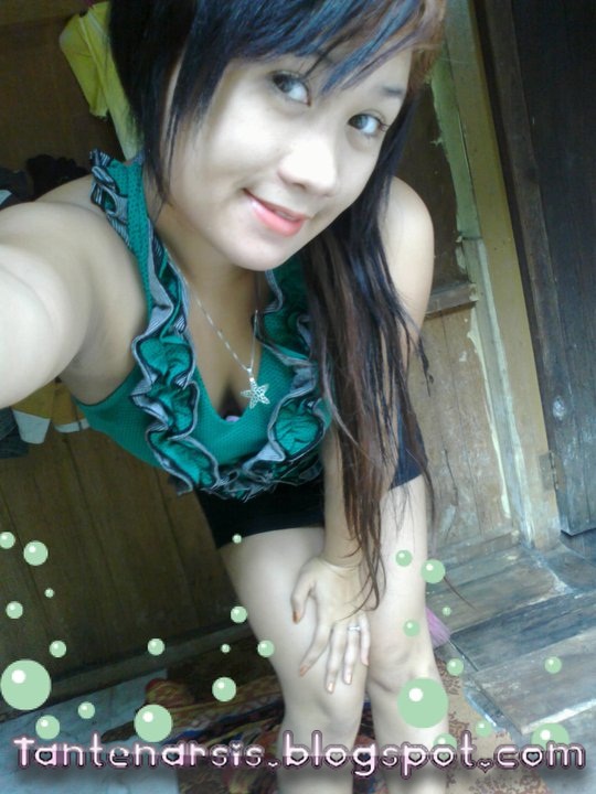 Foto Bugil Anak SMP Pamer Paha Mulus | Hot Memek Bugil