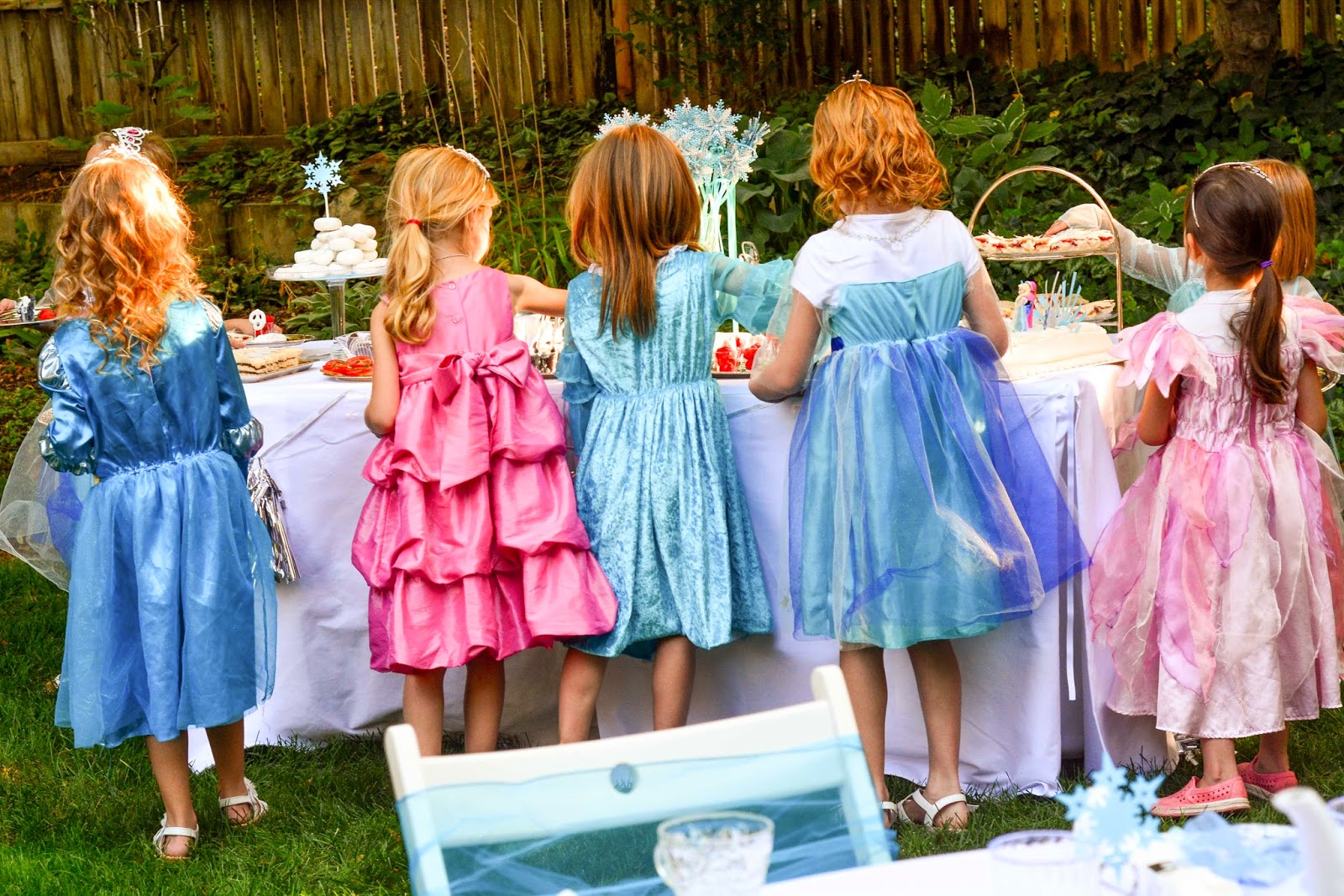 Aesthetic Nest: Party: Frozen Princess Tea Party (DIY)