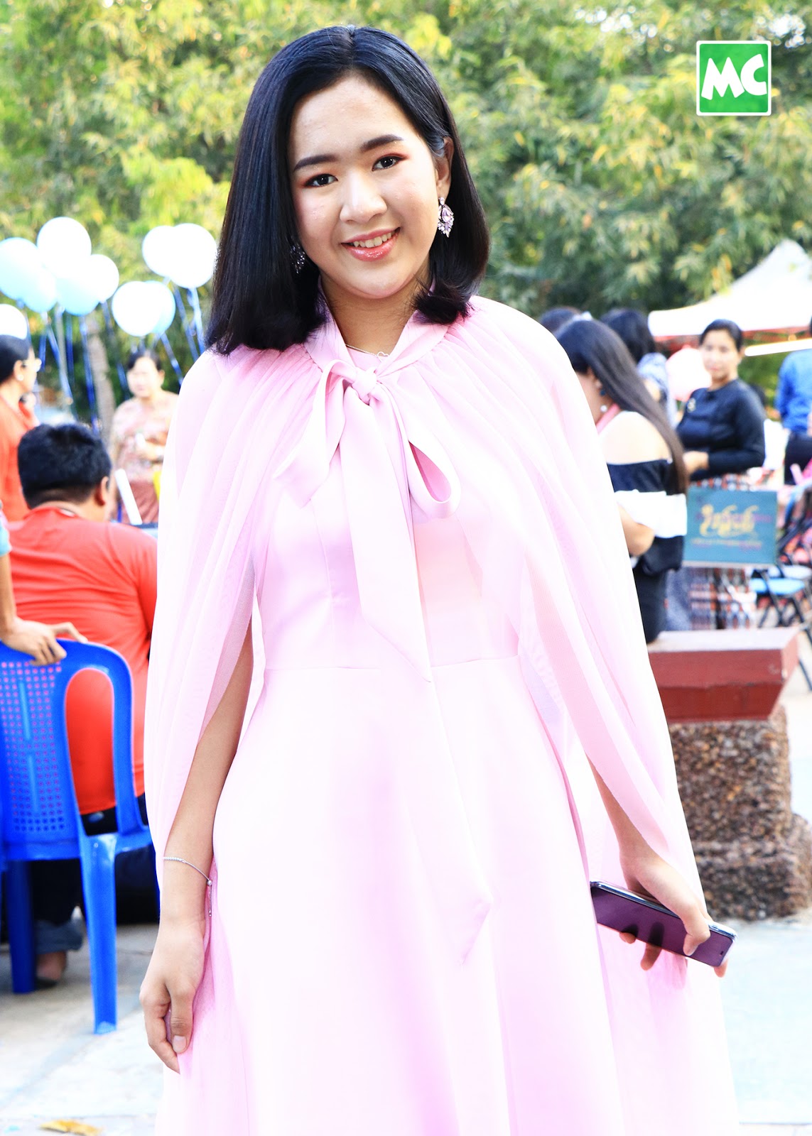 အေးမြဖြူ ရဲ့ အသက် (၁၇) နှစ်ပြည့် မွေးနေ့ပွဲ နှင့် Fan Meeting