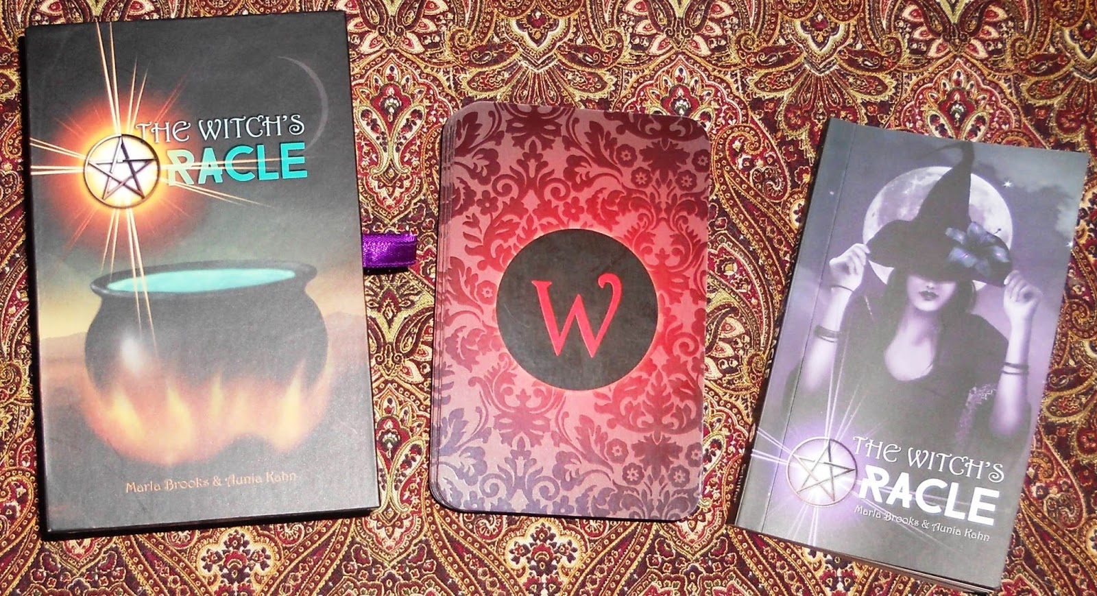 Tarot Guidance - Cher Green: Review: The Witch's Oracle