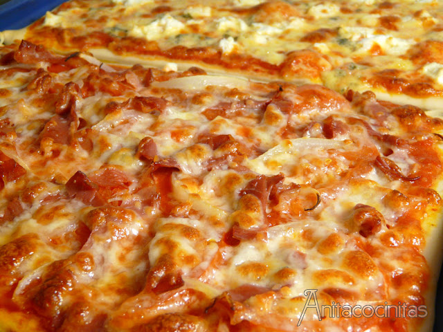 Anita Cocinitas: Pizza 5 quesos y pizza ibérica