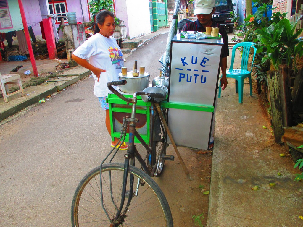 Kue Putu Jajanan Khas Indonesia Sudah Ada Sejak Jaman Belanda ...