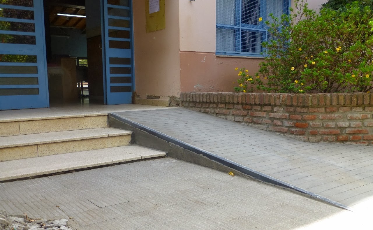 Reflejos 103.7: Rampas accesibles en establecimientos educativos de ...