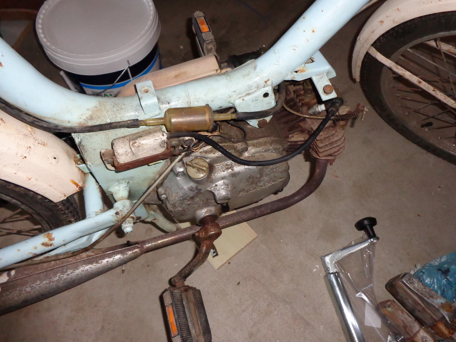 restauration d'un Honda PF50 "amigo" de 1973: Démontage : c'est parti