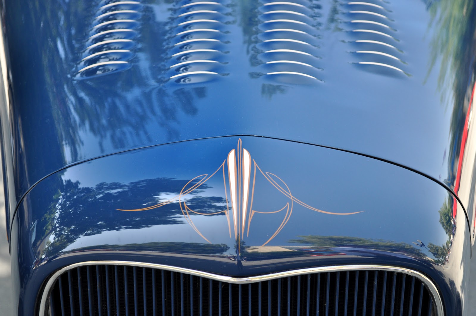 Classic Cars Authority: cool pinstriping from the LA Roadster Show