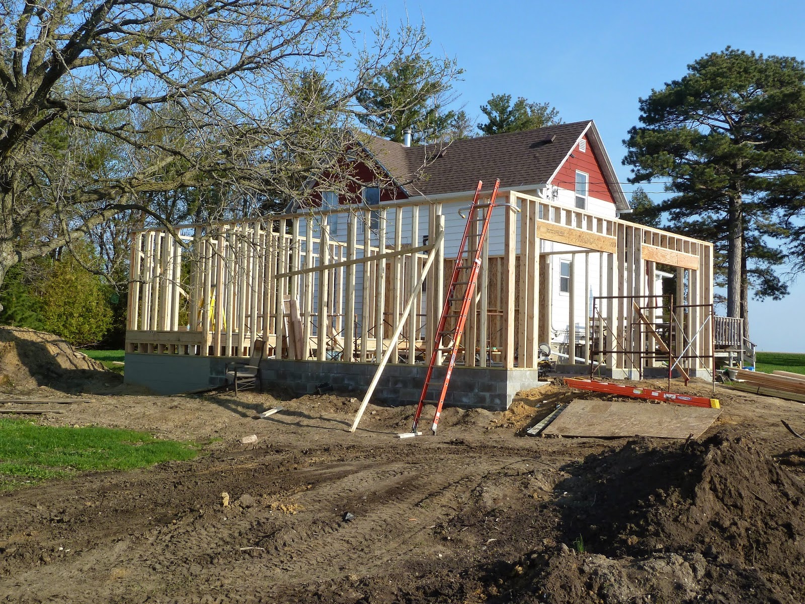 Dan's Wood: Farmhouse Addition - Week 2 - Framing Continued