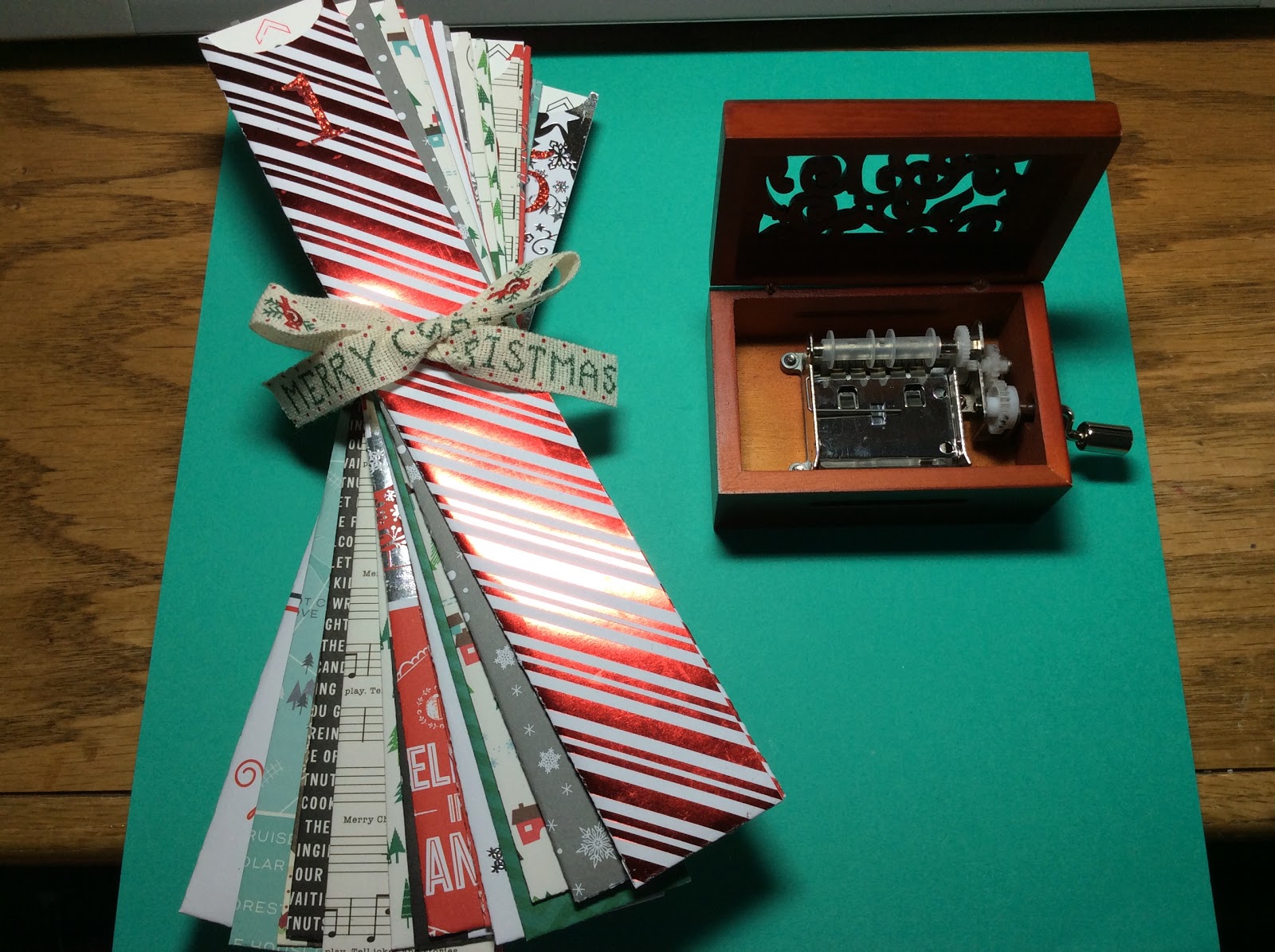 Papercrafts and other fun things: 25 Songs for Christmas - A Unique ...