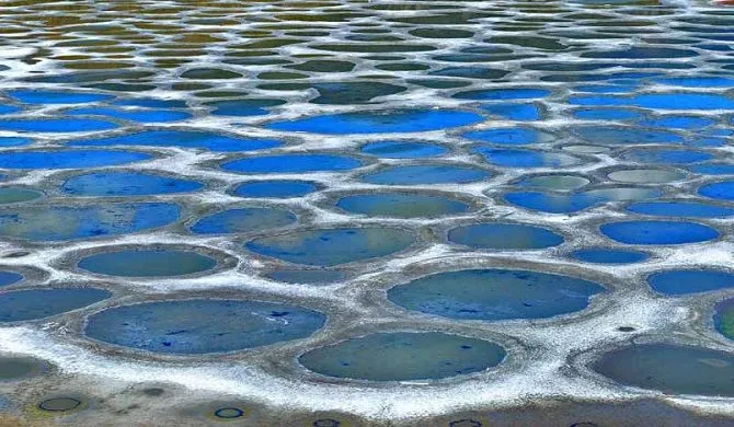 Spotted Lake, British Columbia, Canada (with Map & Photos)