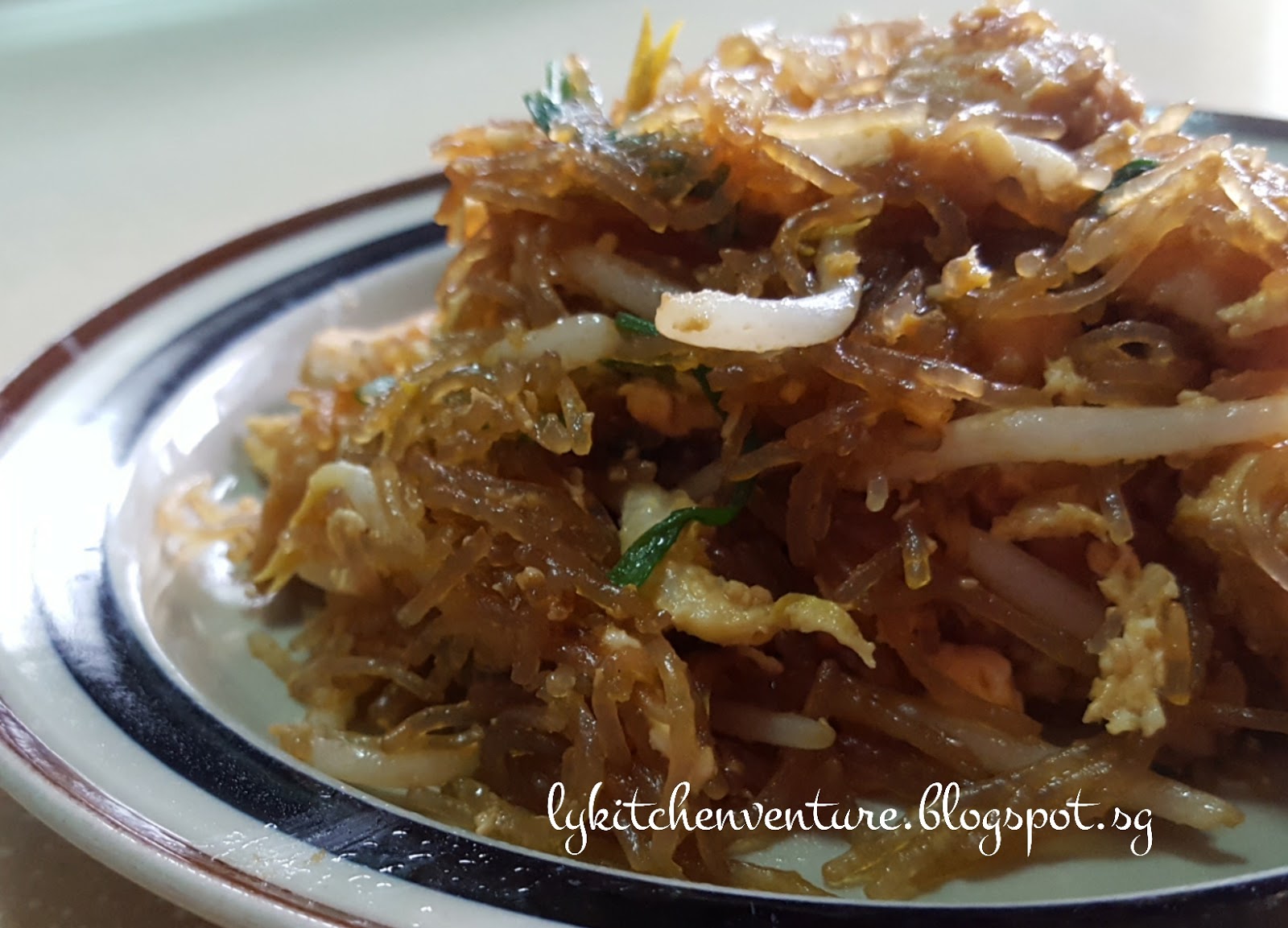 LY's Kitchen Ventures: Fried Tang Hoon (Fried Glass Noodles)