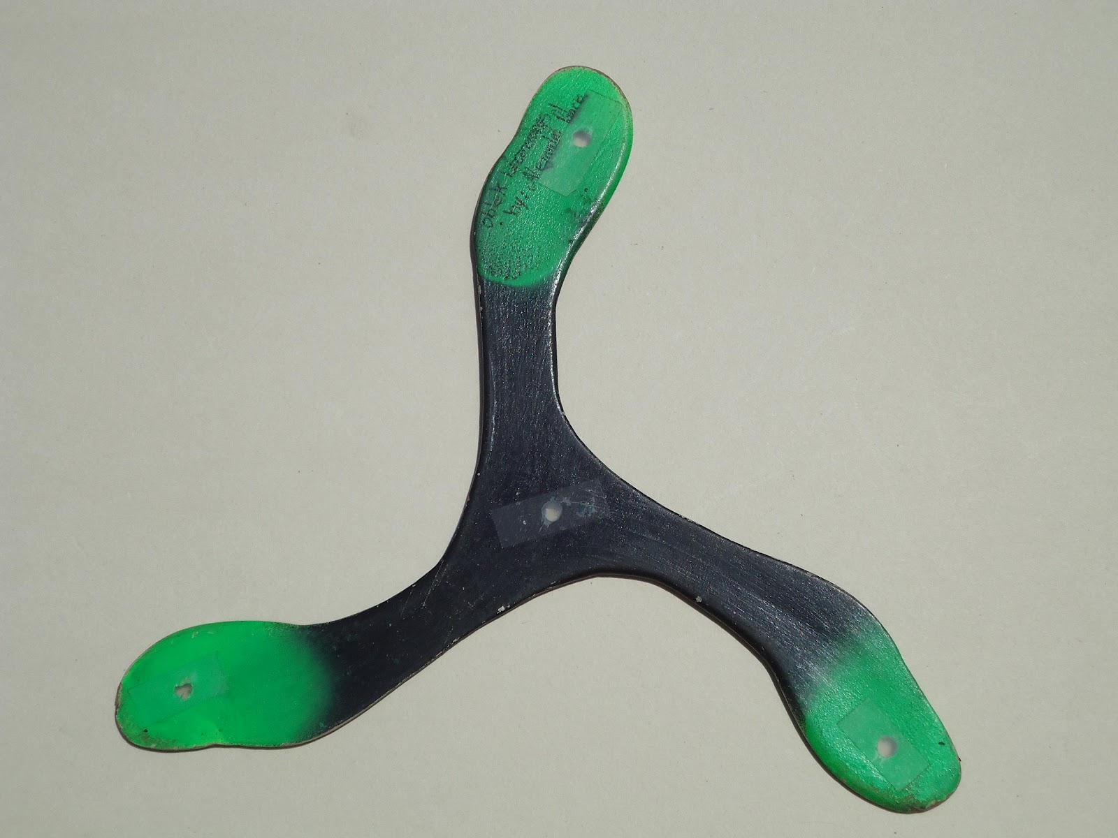 Boomerang, Búmeran, Búmerang