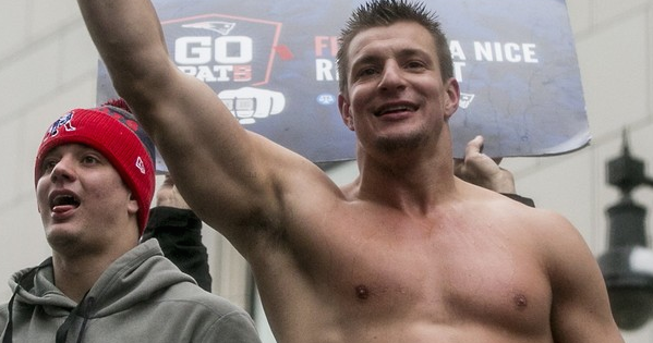 VJBrendan.com: Rob Gronkowski at the 2017 Super Bowl Victory Parade in ...