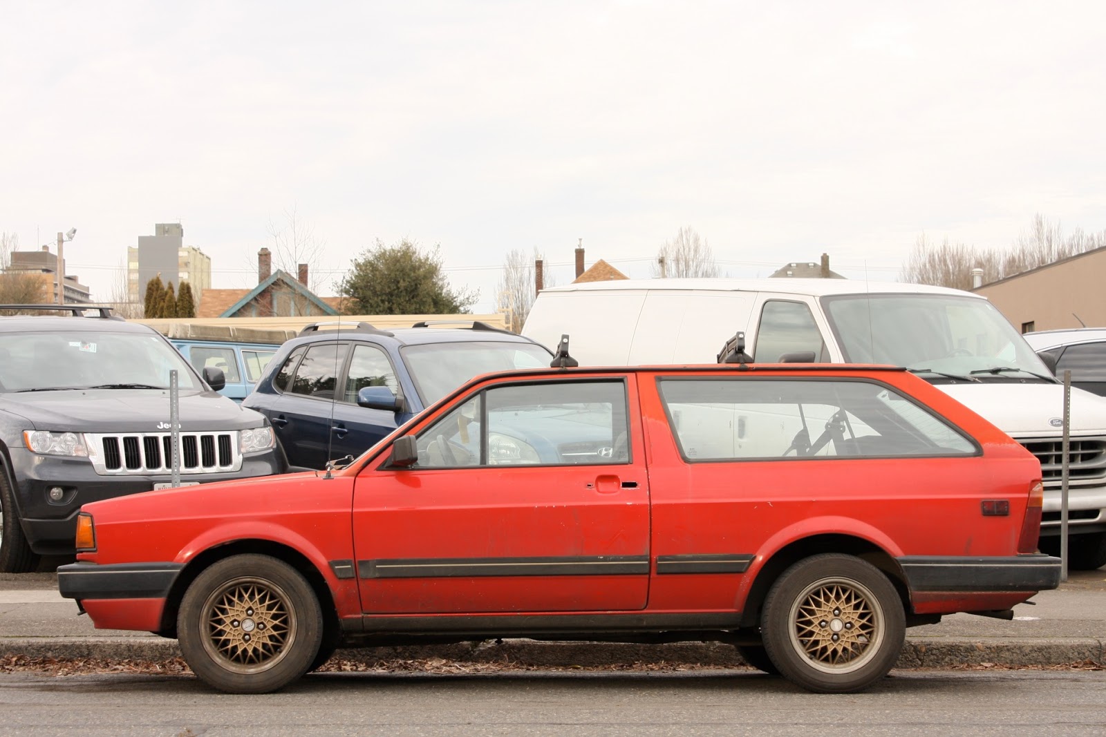 OLD PARKED CARS.: 1988 Volkswagen Fox GL wagon.