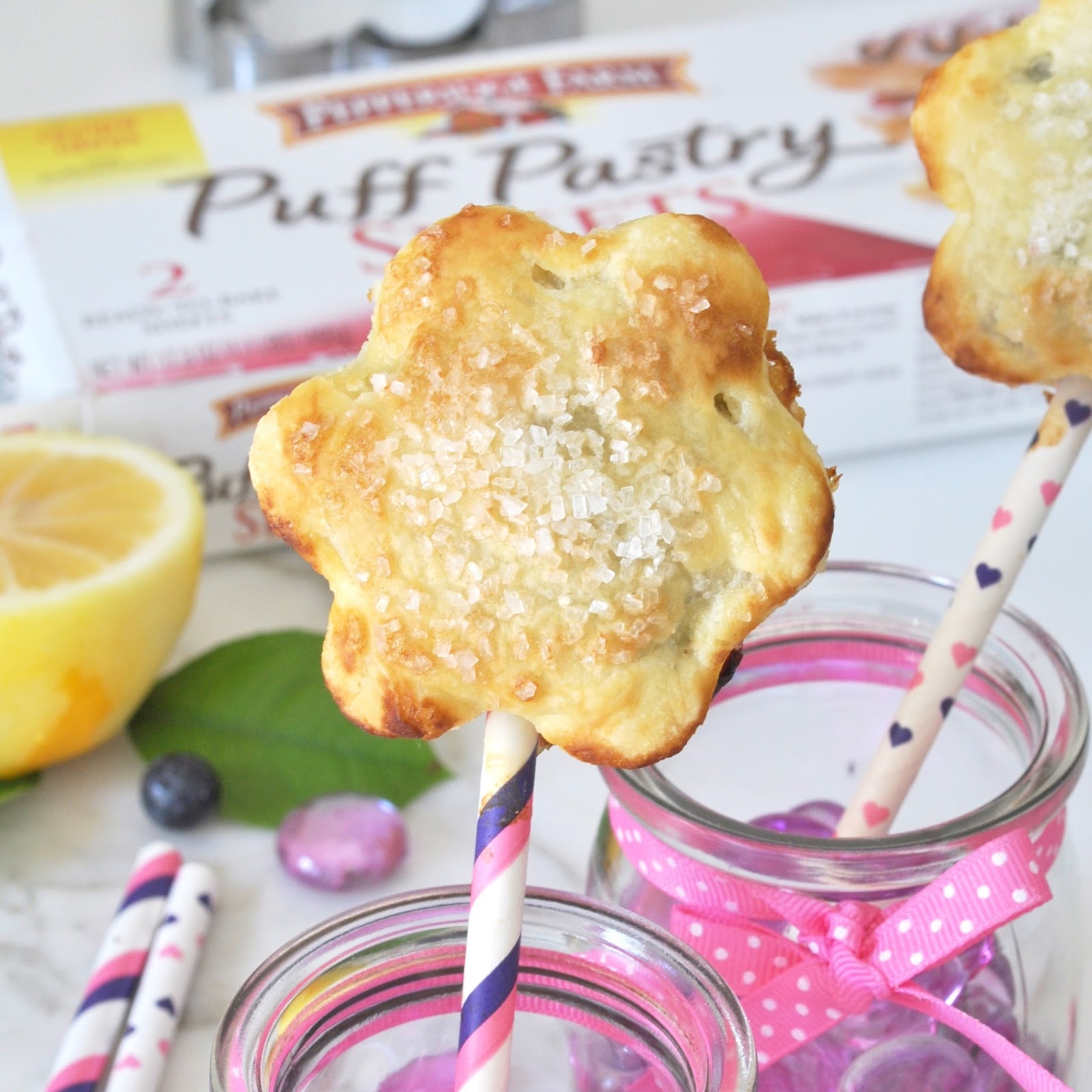 Cooking with Manuela: Blueberry-Lemon Puff Pastry Pie Pops