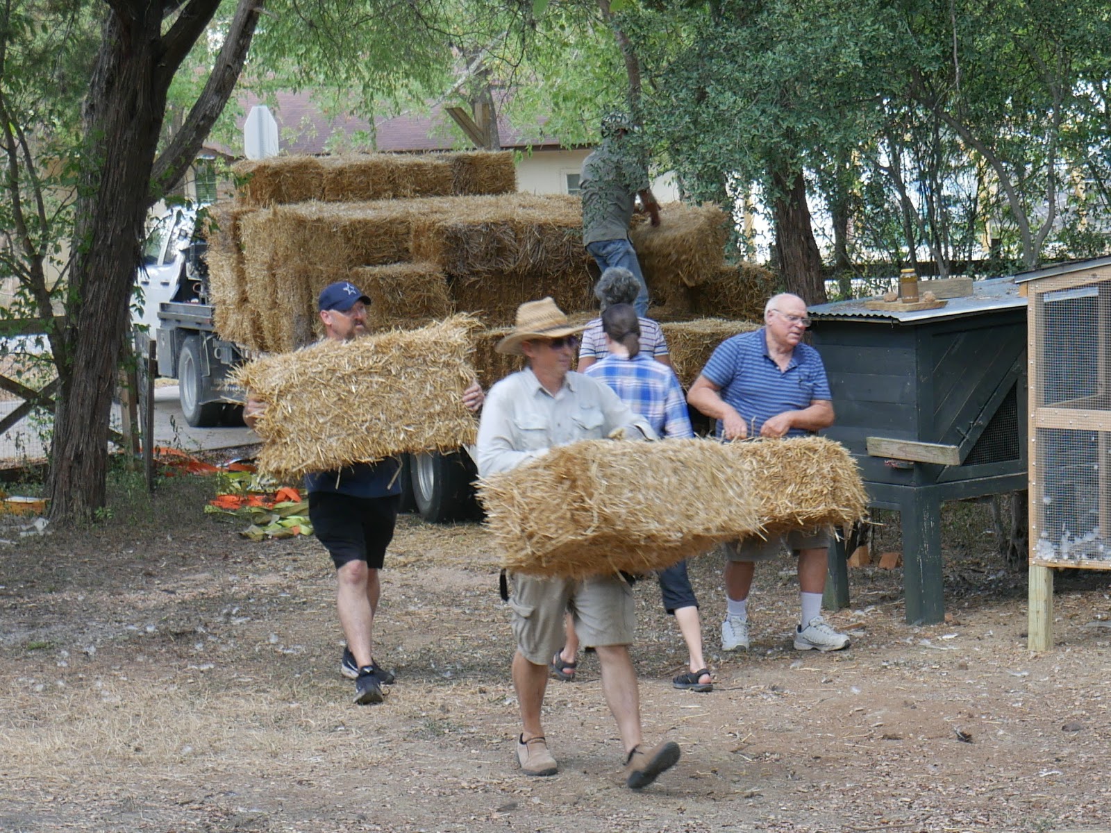 Light Straw Clay Construction: The Orientation – Offgridburbia