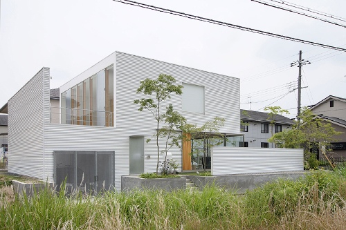 Multi Level Private Dwelling House Design In Sakuragaoka | Extra Designs
