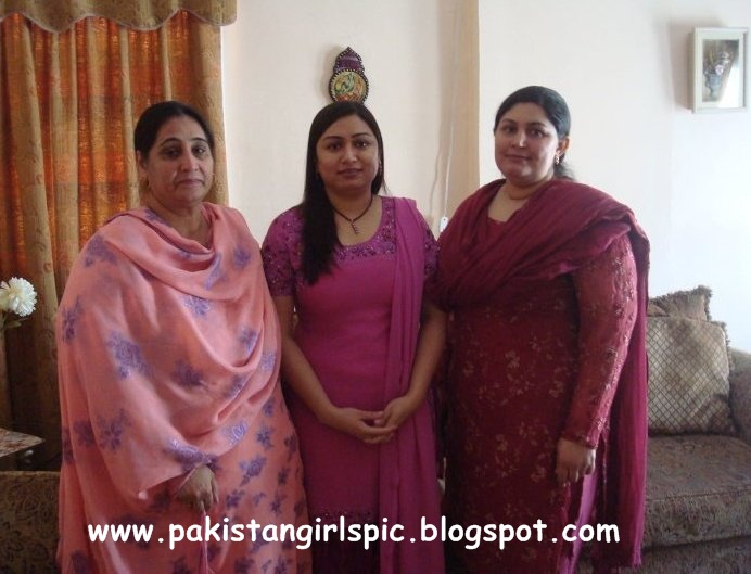 India Girls Hot Photos: pakistani aunty pictures