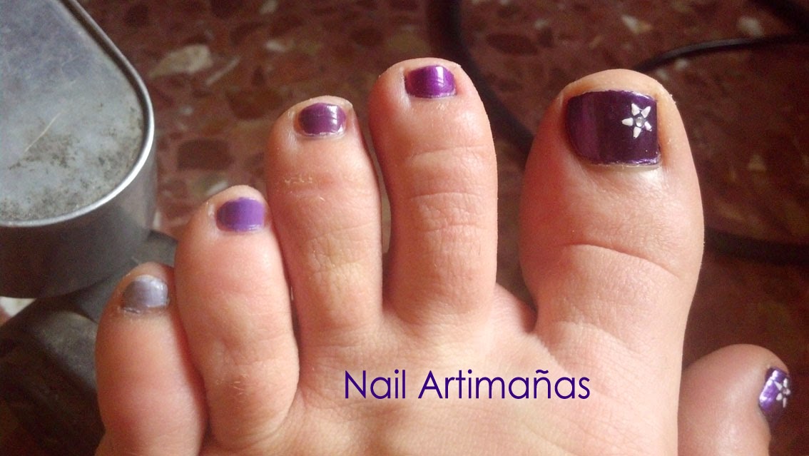nail artimañas: Dos propuestas en Morado para las Uñas de los Pies