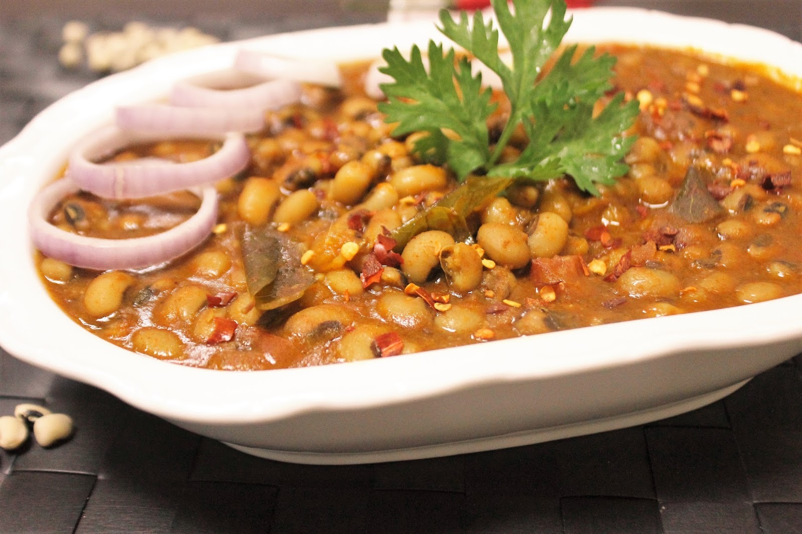Bethica's Kitchen Flavours: Lobia Masala (Black Eyed Beans Curry)