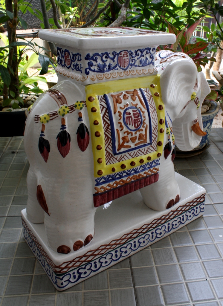 Tio Him & Co.: Patung Gajah Keramik Lawas/ Vintage Ceramic Elephant ...