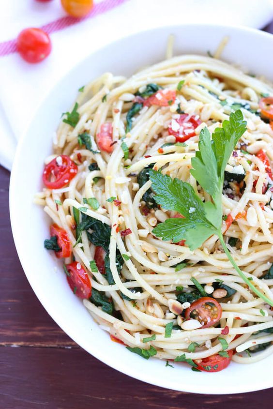 30-Minute Pasta with Spinach and Fresh Tomatoes - Easy Recipes for ...