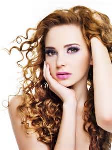 Trend model rambut Terkini: Model Rambut Ikal Yang Sesuai Dengan Jenis ...