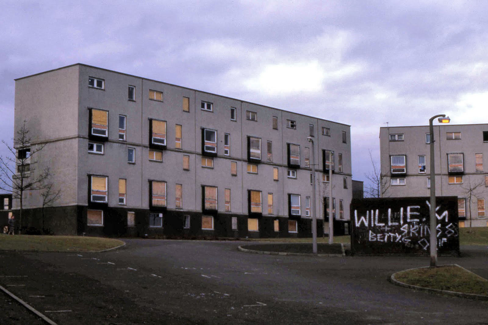 RETRO DUNDEE: THE GRAND TOUR OF WHITFIELD - 1986