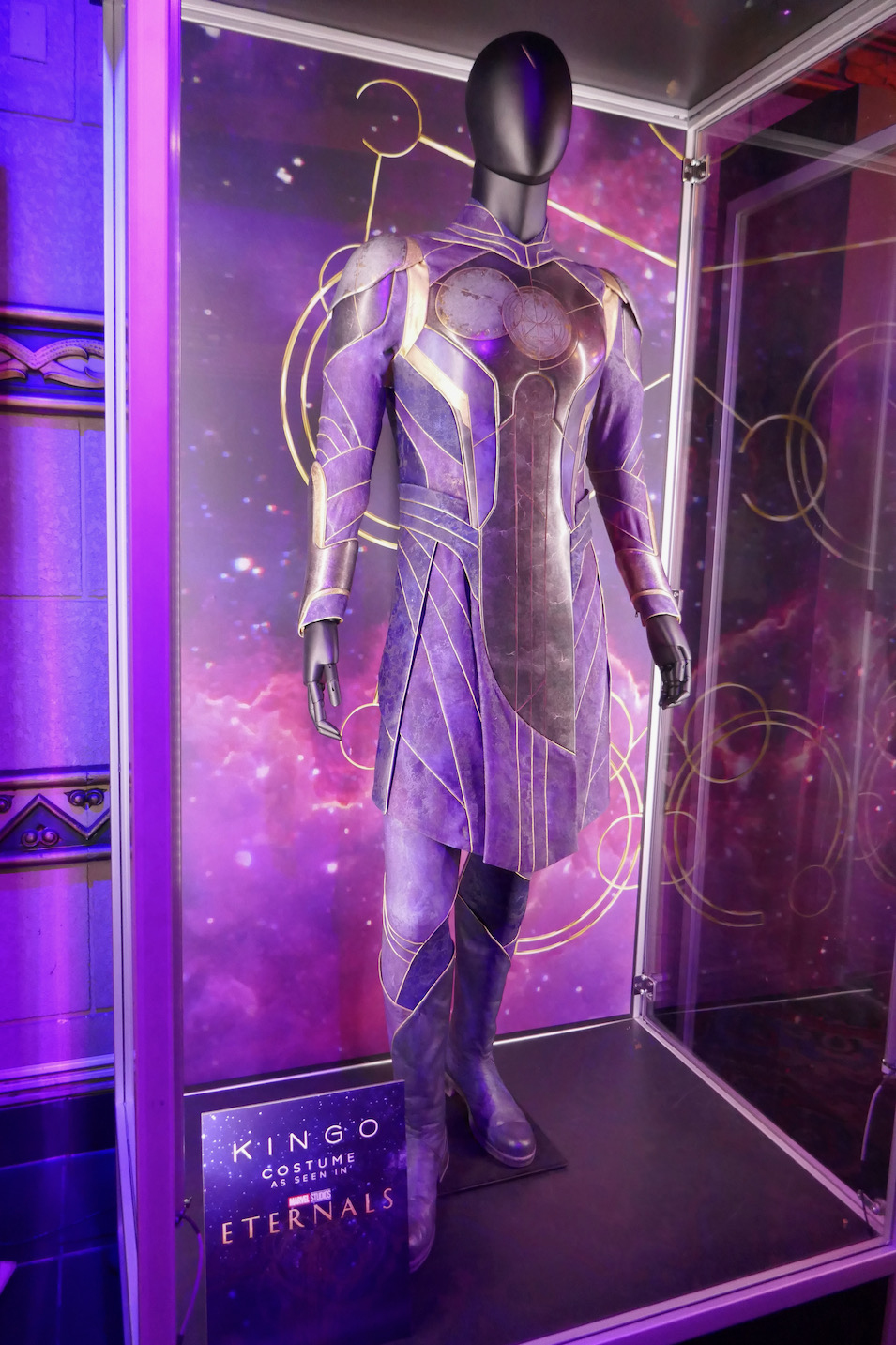 Hollywood Movie Costumes and Props: Kumail Nanjiani's Kingo costume ...