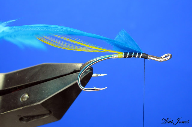 Flies step by step: Blue Charm, step by step.