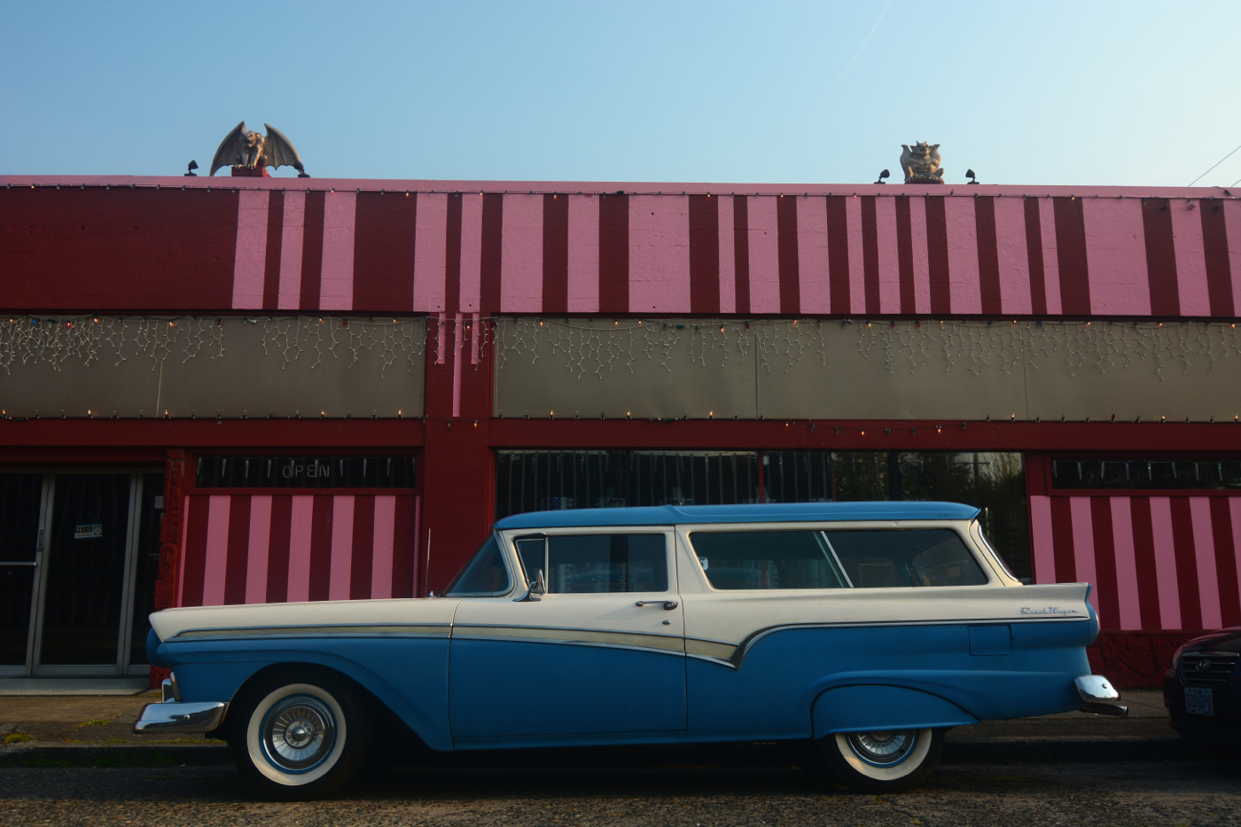 OLD PARKED CARS.: 1957 Ford Ranch Wagon.