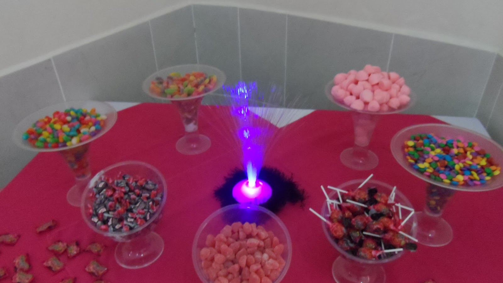 SPAZIO GUARESI BUFFET: FESTA TEEN,DECORAÇÃO COM LUMINARIA DE FIBRA ...