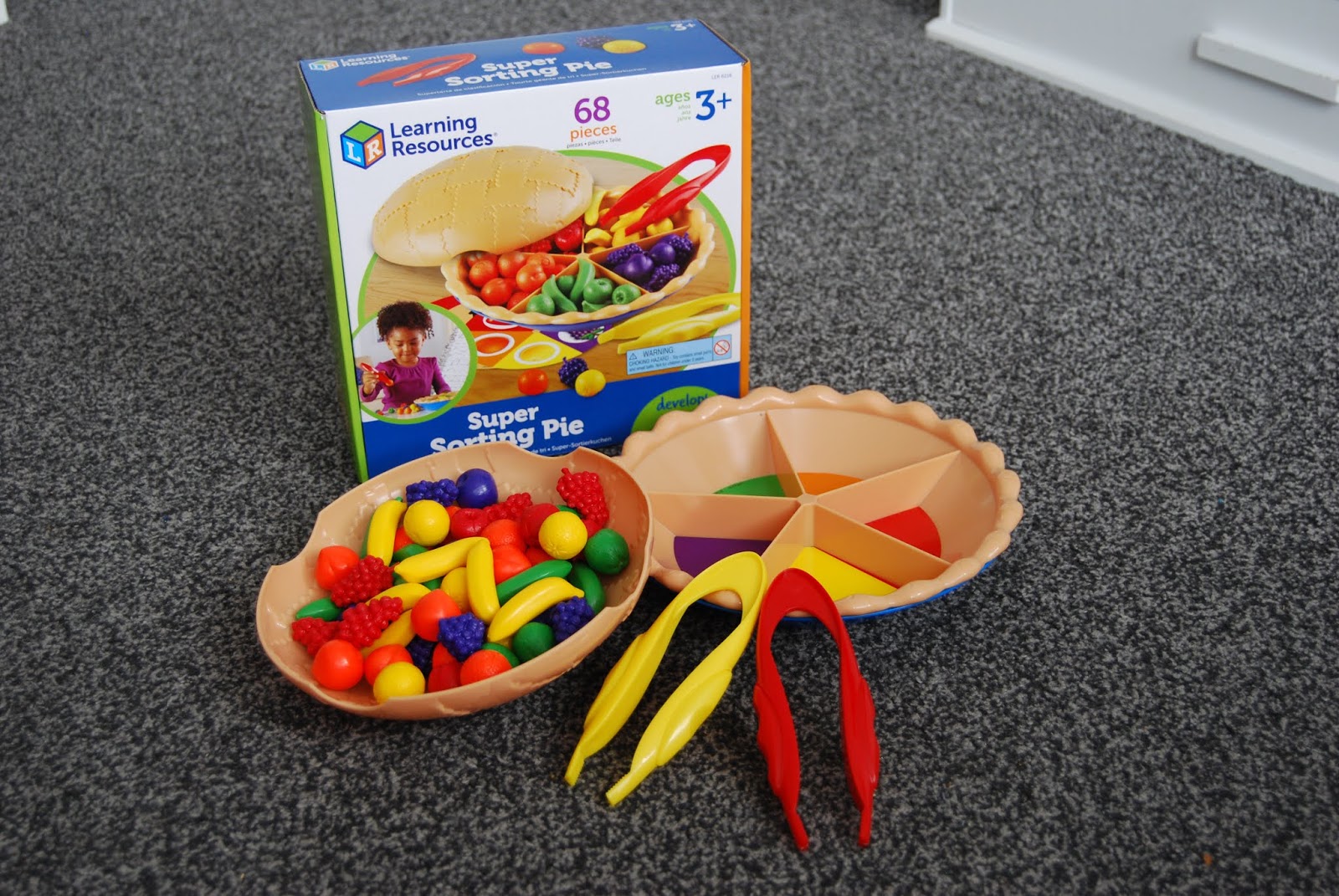 Chic Geek Diary: Learning Resources Super Sorting Pie - Review & Giveaway