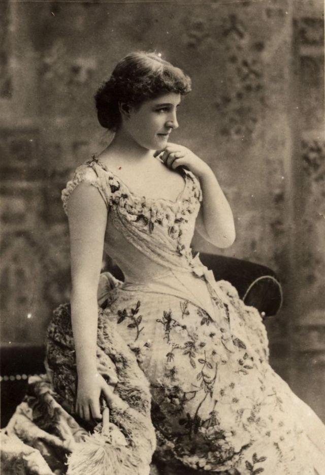 The Jersey Lily: 40 Glamorous Photos of Lillie Langtry in the Late 19th ...